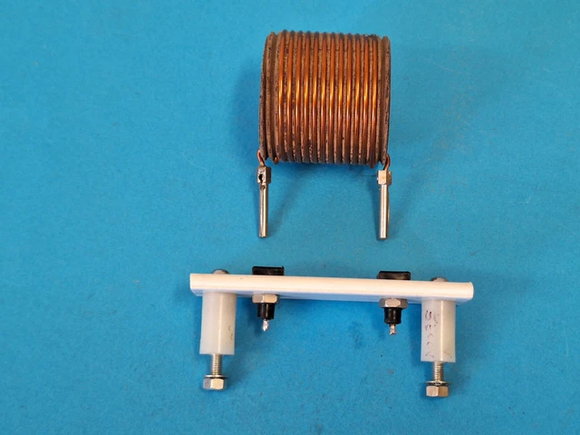 LARGE 'PLUG-IN' COIL Former ~ With base and coil ~ 5uH / ≥0.1 Ω £6.50 ...
