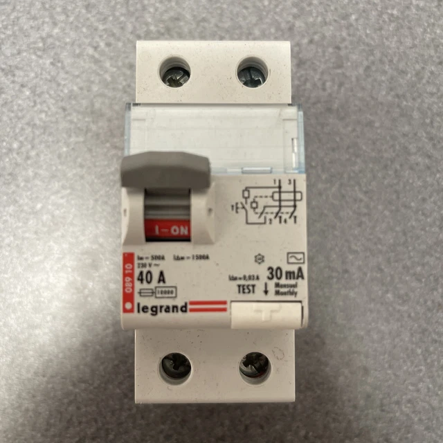 LEGRAND 40 AMP 30 mA DOPPELPOLIG RCCB RCD TYP AC 08910 Tenby Circuit ...