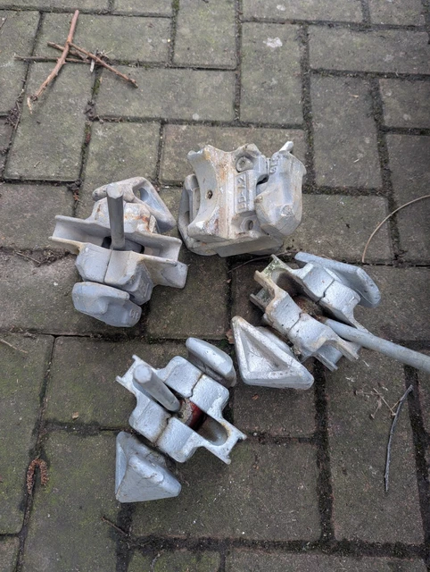 SHIPPING CONTAINER TWIST Locks Stacking - SET OF 4 £125.52 - PicClick UK