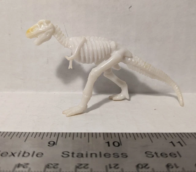 VINTAGE PLASTIC TYRANNOSAURUS Rex Dinosaur Fossil Skeleton Toy Figure £ ...