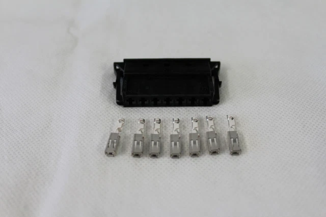 NEW GENUINE MERCEDES-BENZ 7-Pin Connector Plug Socket and Connector Pin ...