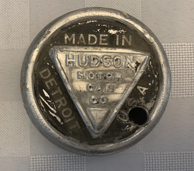 VINTAGE HUDSON MOTOR COMPANY Made in Detroit Grease cap HubCap RARE HTF ...