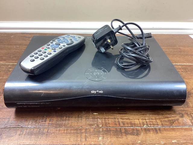 SKY+ HD BOX Amstrad WIFI DRX895 2TB 3D for Sky and Freeview-Remote ...