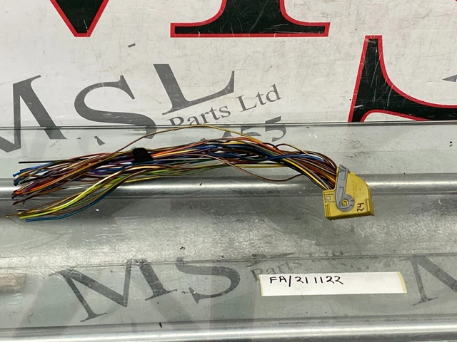 (AS) GENUINE MERCEDES Benz Wiring Loom Plug Connector A0525457826 ...