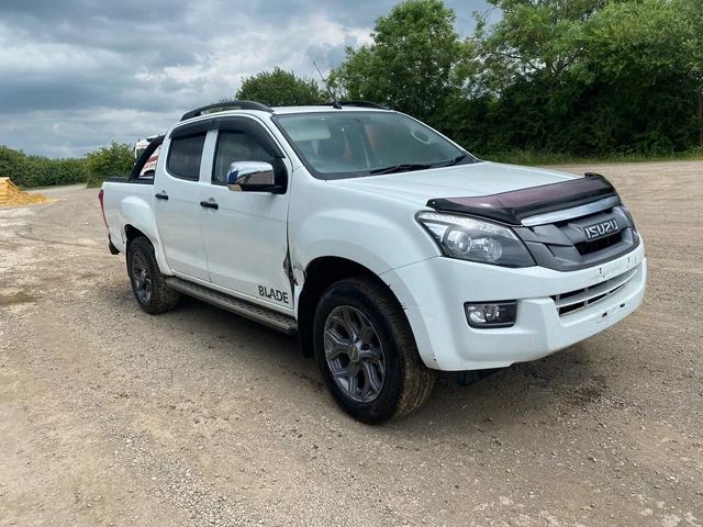 ISUZU D MAX back rear axle With Diff Twin Turbo 2012-17 2.5 £1,250.00 ...