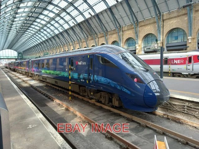 PHOTO CLASS 802/ 5-Car Mu No.802 301 Paragon Of Hull Trains At Kings ...