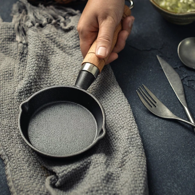 PETITE MARMITE POÊLE En Fonte À Œufs De Petit-déjeuner Pan Faire Des ...