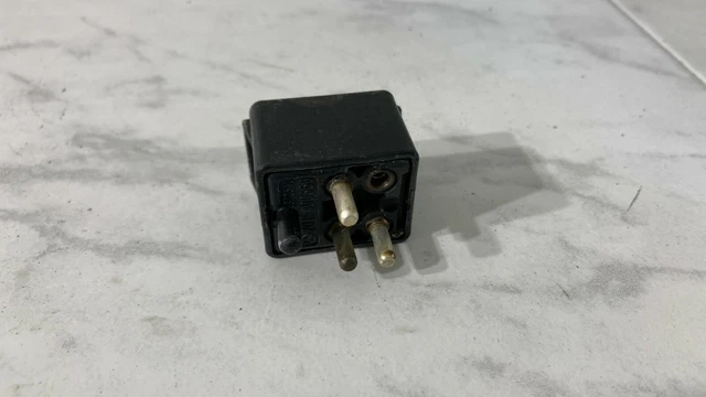 GENUINE MERCEDES BENZ W201 W124 relay fuse box Fusebox A2015400350 de £ ...