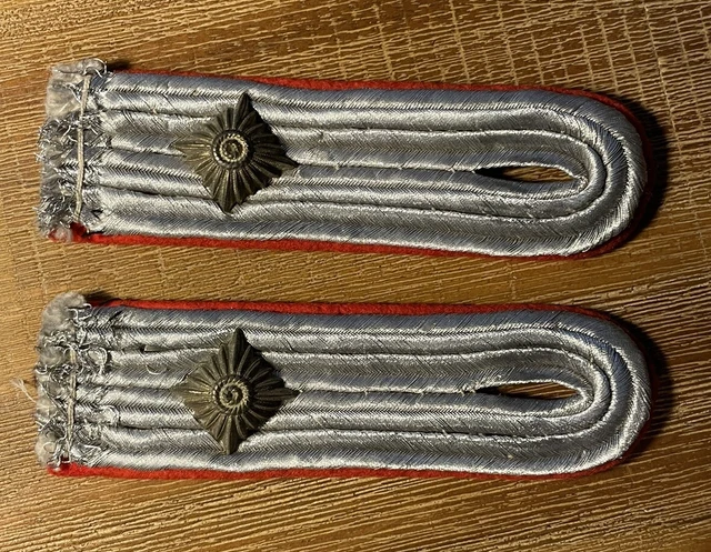 ORIGINAL WEHRMACHT SOLDIERS Epaulettes Uniform WW2 WW2 German Reich £9. ...