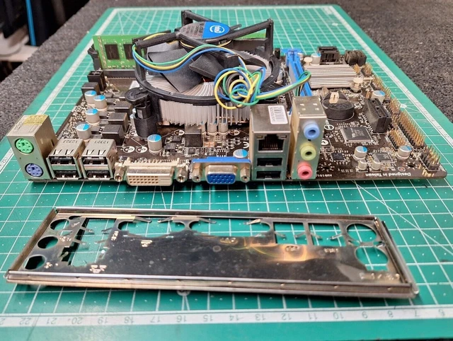 MICRO ATX MSI H61M-P31(G3) + INTEL CORE i3-2120 (3,3 GHz) +8 GB DDR3 ...