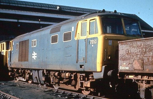 COLOUR SLIDE OF D7053 BR class 35 Hymek diesel hydraulic loco £2.50 ...