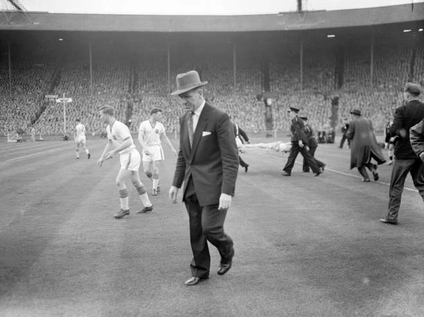 MATT BUSBY, MANCHESTER United Manager 1957 Old Photo $9.00 - PicClick AU
