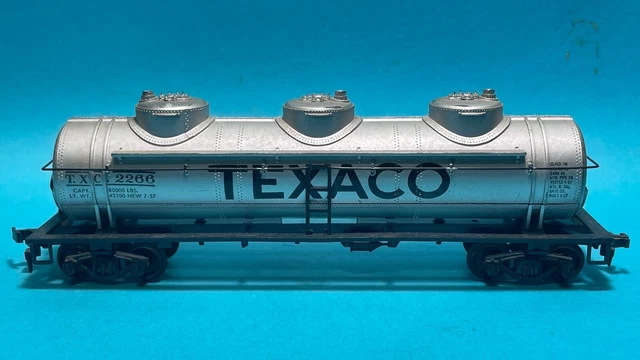 VINTAGE TRAIN RAILWAY Rail HO Scale Car Carriage TEXACO Petrol Tanker ...