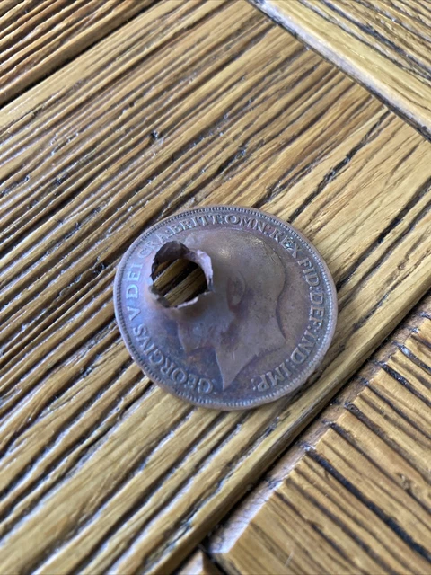 WW1 DATED SHRAPNEL Damaged British One Penny Coin Trench Art Souvenir £ ...