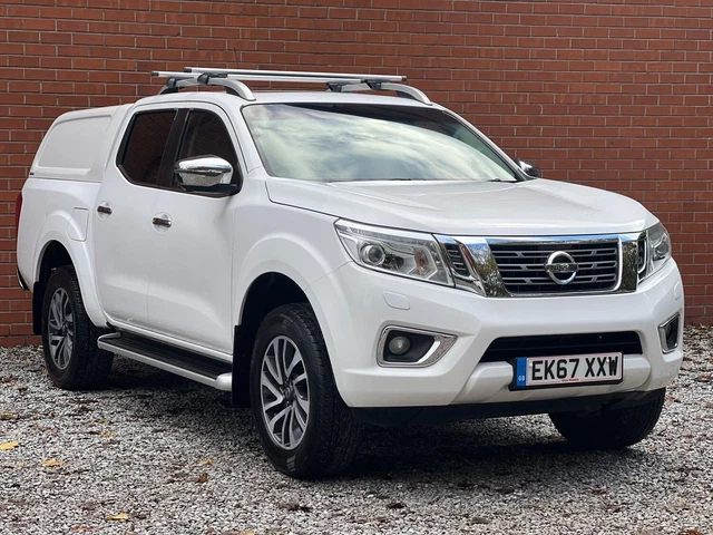 2017 NISSAN NAVARA Double Cab Pick Up Tekna 2.3dCi 190 4WD PICK UP ...