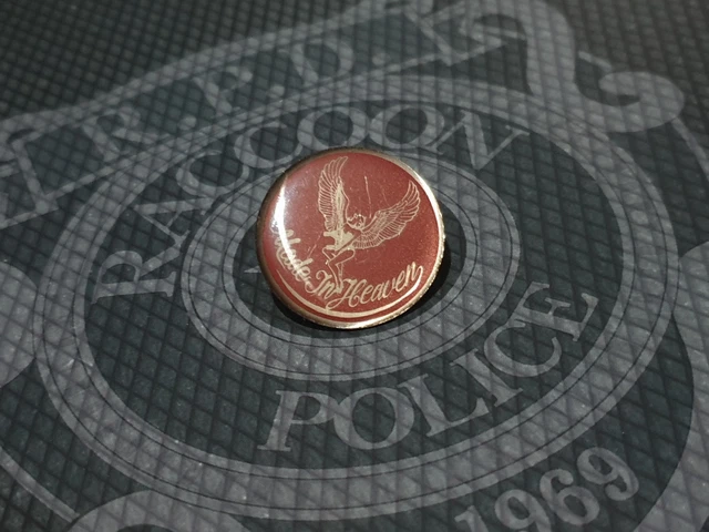 RESIDENT EVIL 2 Remake Pin Badge Made In Heaven collectors edition PS4 ...