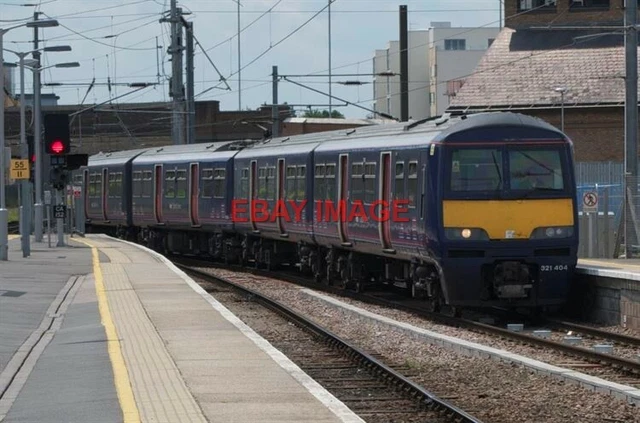 PHOTO CLASS 321 321404 Arrives At Cambridge 2C11 1106 London Kings ...