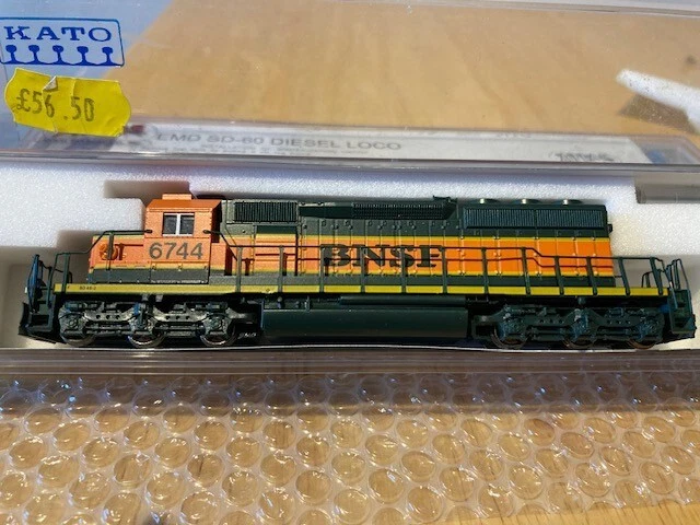 KATO EMD SD40-2 176-8203 BNSF N Scale. Boxed. Used. Pristine condition. £50.00 - PicClick UK