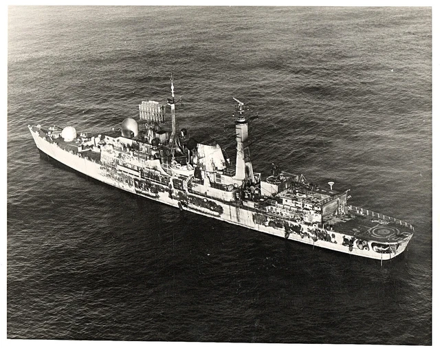 FALKLANDS WAR, LAST photo of damaged HMS Sheffield before she sank £5. ...