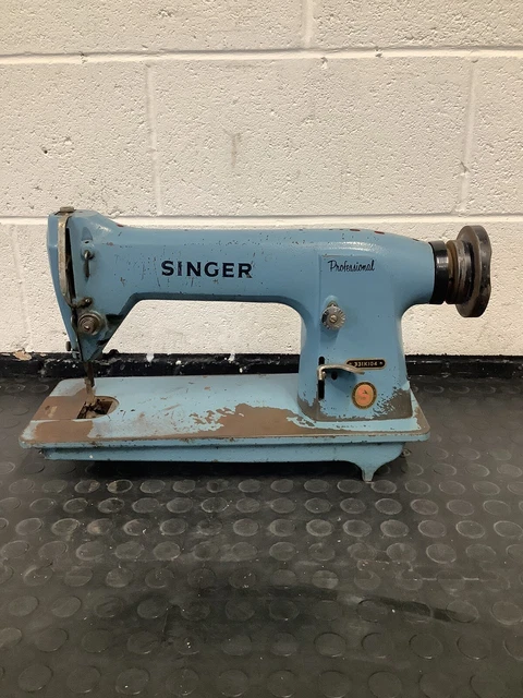 SINGER PROFESSIONAL INDUSTRIAL Sewing Machine 331K104 Spares Or Repair ...