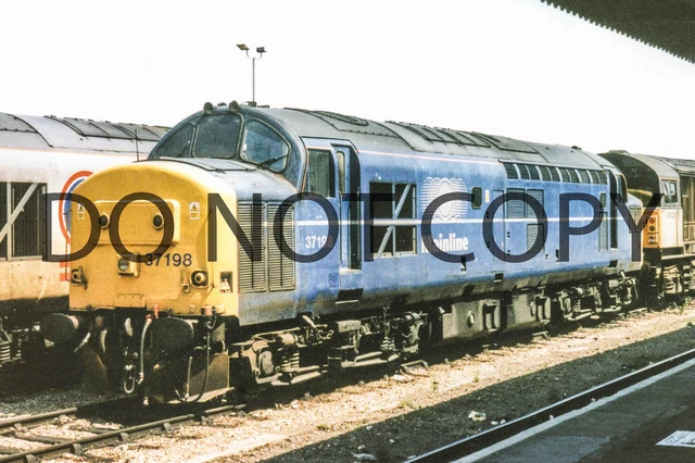UK DIESEL TRAIN Railway Photograph Of Class 37 Loco 37198. Rm37-670 £1. ...