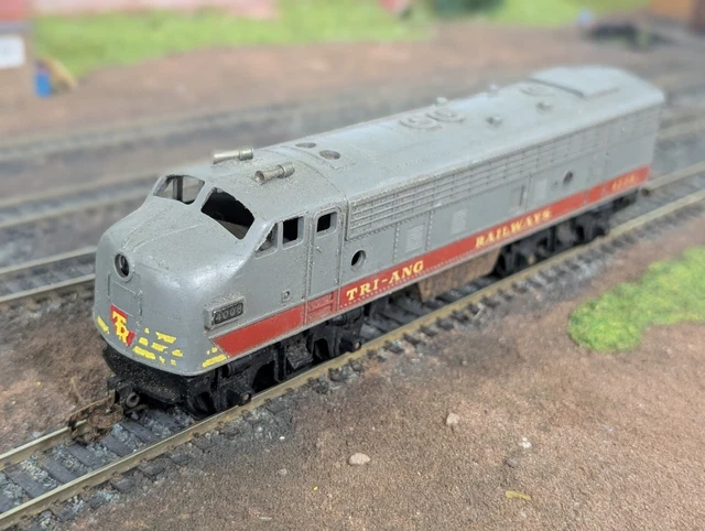 TRI-ANG R55 CLASS F7 4008 Train Set Loco Dummy Shell £9.00 - PicClick UK