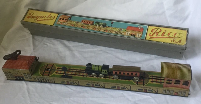 VINTAGE TRAIN- WIND-UP-TIN TOY-RICO SPAIN-LITHO-WORKS-wTRACK & STATION ...