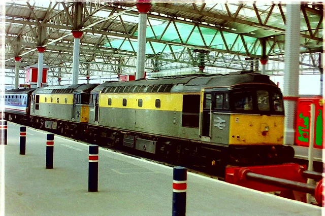 35MM RAILWAY COLOUR Negative Class 33 201 and 33 208 at Waterloo £1.95 ...