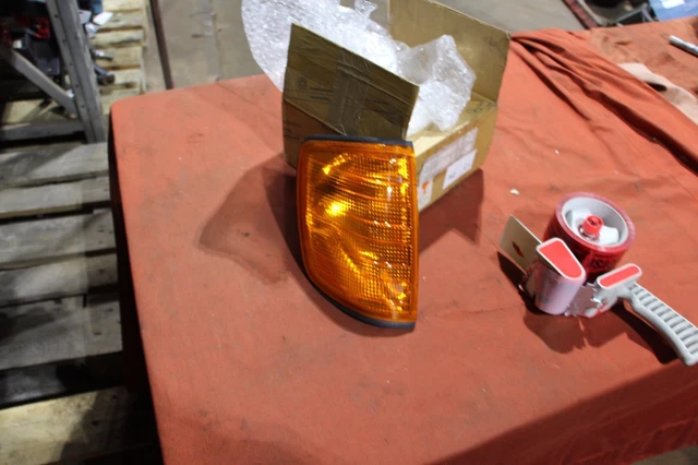 ORIGINAL MERCEDES BENZ W124 - Orange Indicator Right Bosch 1248260143 ...