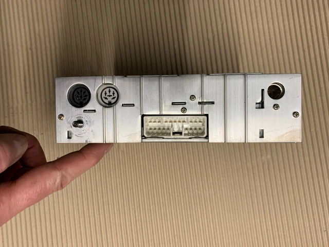 RADIO STEREO HEAD UNIT + CODE Jaguar XK8 XJ6 XJ12 XJR X300 (LJA4100AA ...