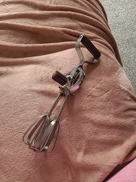ANTIQUE HAND WHISK 1940s Wooden Handle Made In England £11.12 - PicClick UK