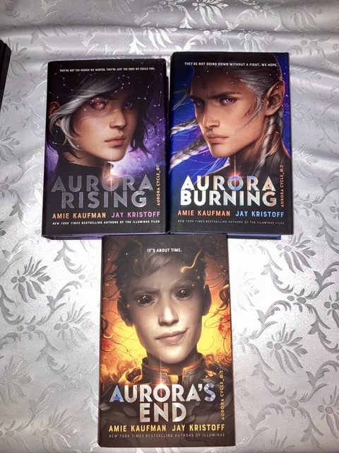 THE AURORA CYCLE par Jay Kristoff -2 Illuminicrate et 1 Custom Spray ...