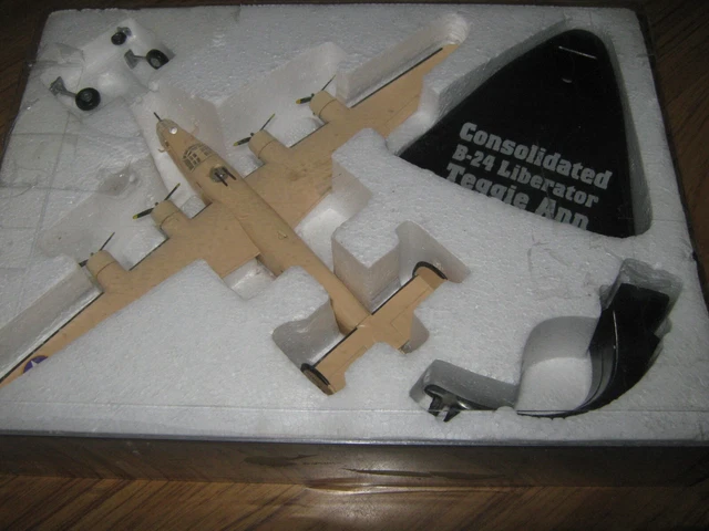 ATLAS EDITIONS CONSOLIDATED B-24 Liberator Teggie Ann Aircraft ...