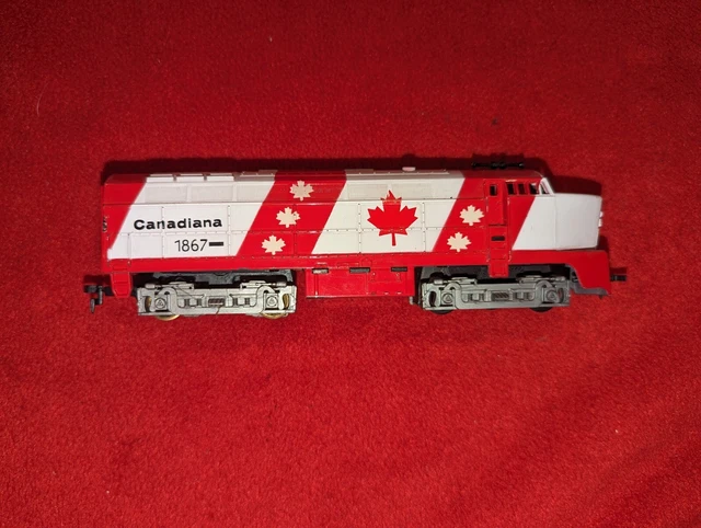 VINTAGE HO SCALE Tyco Canadiana 1867 Diesel Locomotive Shark Nose $242. ...