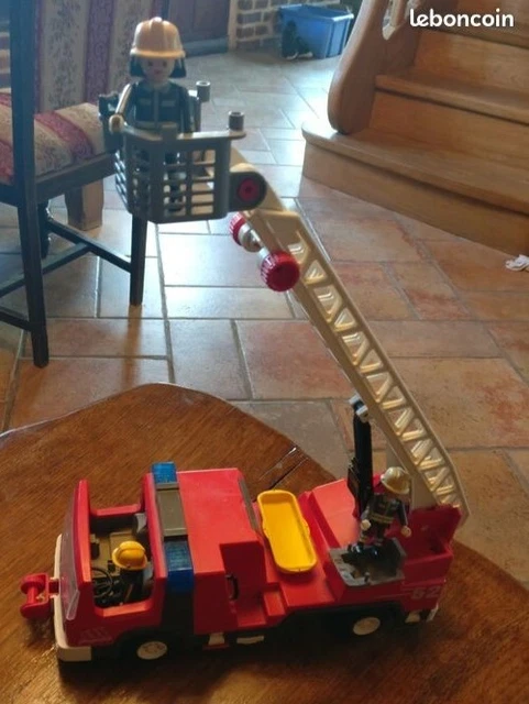 CAMION DE POMPIER, grande échelle Playmobil 3879 avec accessoires EUR ...