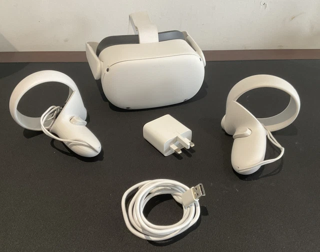 OCULUS QUEST 2 / 64GB / All-in-One VR Headset / Controllers & Plug ...