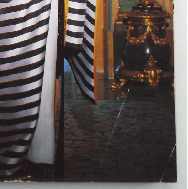 VINTAGE VOGUE MAGAZINE UK April 1990 issue with cover photo of Tatiana ...