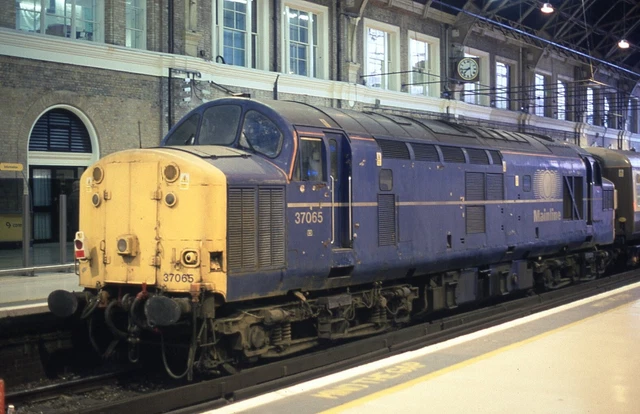 COLOUR SLIDE, CLASS 37, 37065, Mainline livery, London Victoria, Oct 03 ...