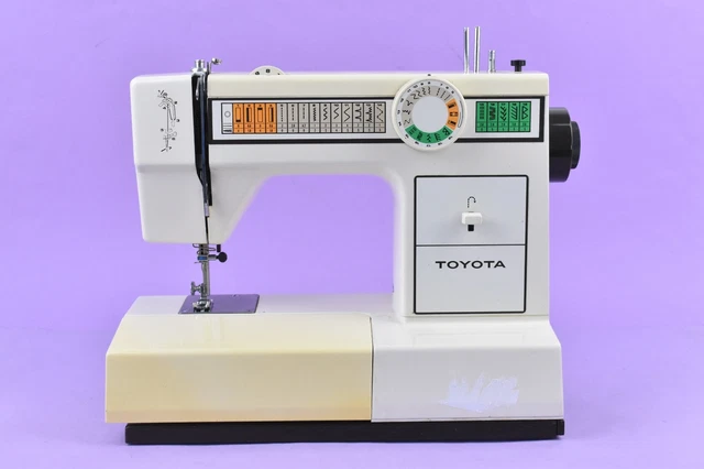 VINTAGE TOYOTA SEWING Machine and Pedal Model 2260 EC1 Series with User ...