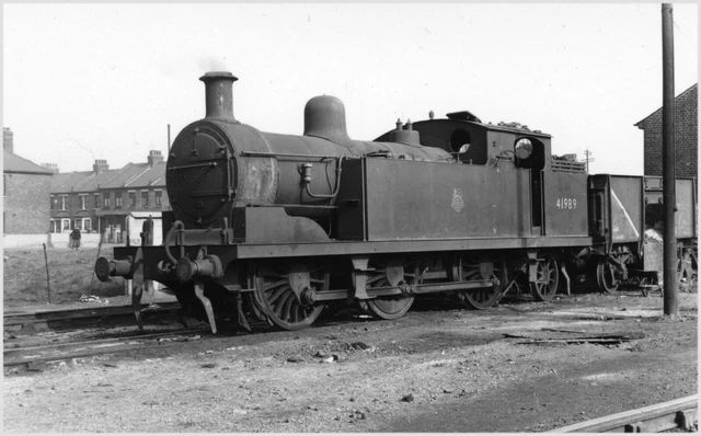 RAILWAY STEAM PHOTO: 41989 ‘DAGENHAM DOCK’ Ex LTSR 69 @ SHOEBURYNESS 56 ...