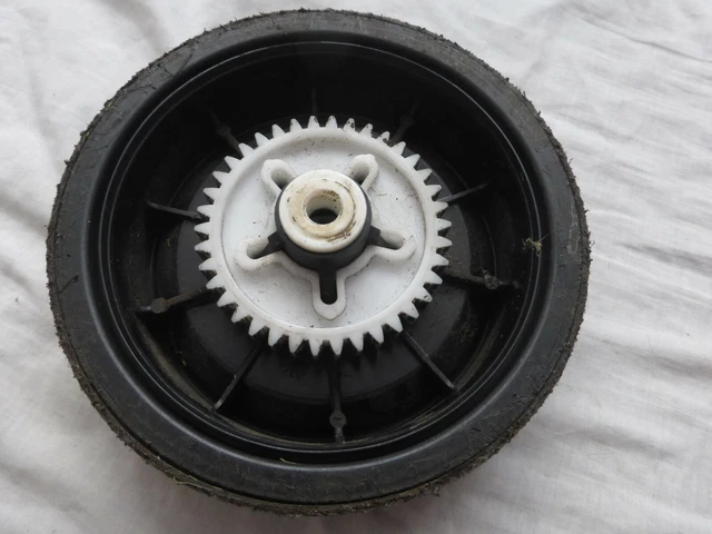 SOVEREIGN SPRINT XP40 petrol lawnmower NG 464 TR Rear drive wheel cap ...