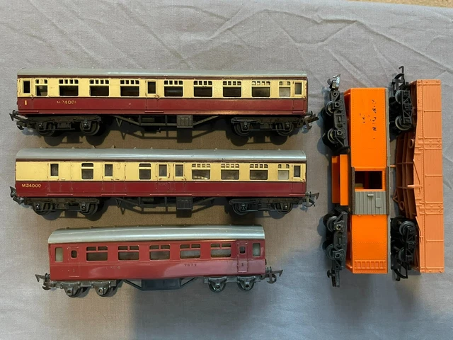 TRIANG 00 GAUGE Passenger Coaches & Wagons £10.80 - PicClick UK