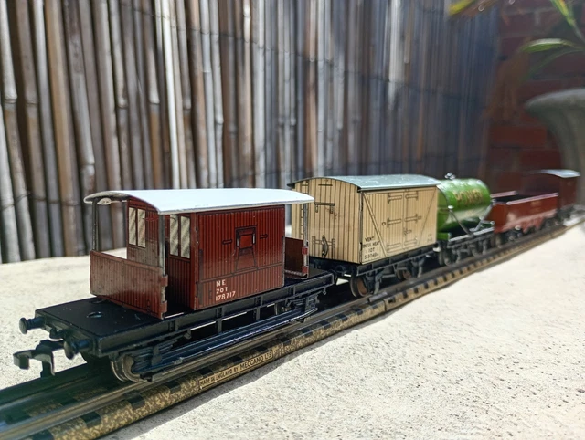 HORNBY DUBLO 3 Rail rake of Wagons With Rare NE Brake Van £12.91 ...