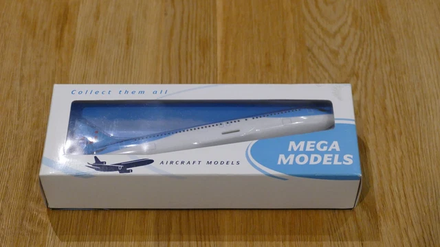 JET AIR FLY (Thomson) Boeing 737-800 Push Fit Models 1:200 Scale £20.00 ...