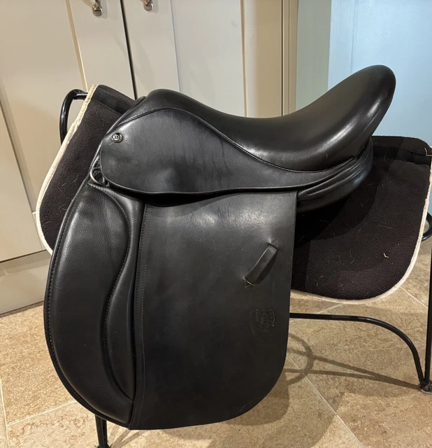 17” XXW SYMONDS Ray VSD saddle on close contact foam (inset) panels ...