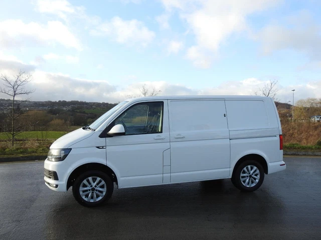 VW TRANSPORTER T6 2.0 TDi HIGHLINE VAN 2018 68 PLATE **150 BHP*** £ ...