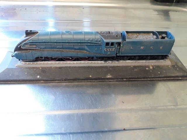 SCALE MODEL OF LNER Mallard Steam Train - Ideal for Collectors £4.87 ...
