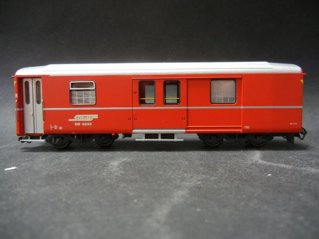 BEMO 3248 123 H0m RhB DZ 4233 Gepäckwagen rot 4-achsig, Neuware im ...