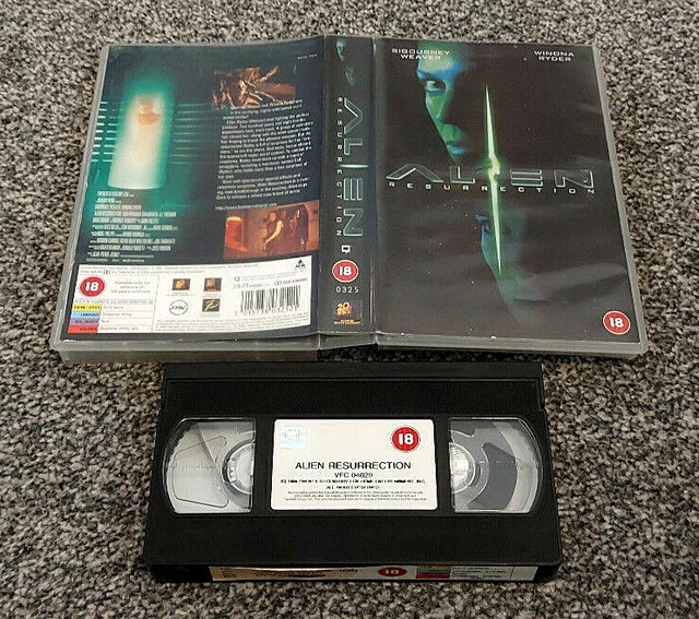 ALIEN RESURRECTION - VHS Movie Alien Sigourney Weaver Big Box VHS Sci ...
