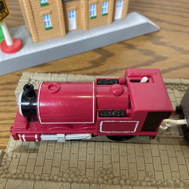 THOMAS & FRIENDS TrackMaster Train Skarloey Motorized Engine Flip Top ...